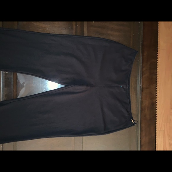 Dkny | Pants & Jumpsuits | Dkny Silky Black Skinny Leg Slacks Soooo ...